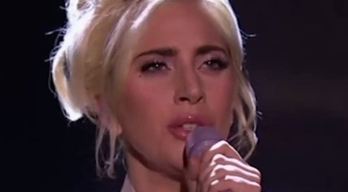 Lady Gaga's "Million Reasons" at Royal Variety proves she has ...